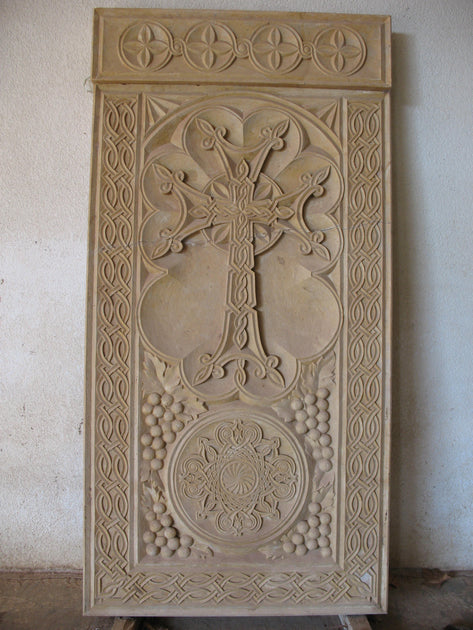 Monuments – Aghassi